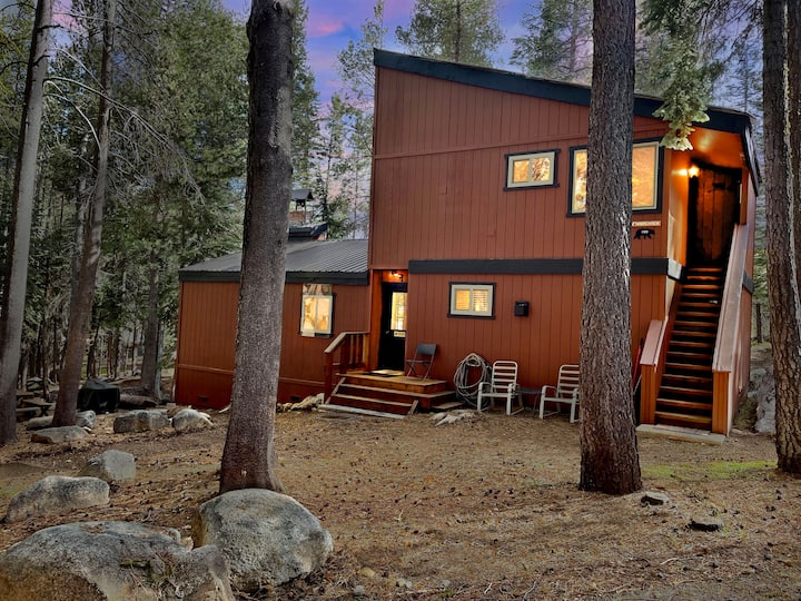 Bear Valley Cabin Close To Village - Bear Valley, CA