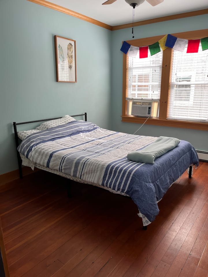 First Floor Condo (2-family Home). 2br/1bath - Foxborough, MA
