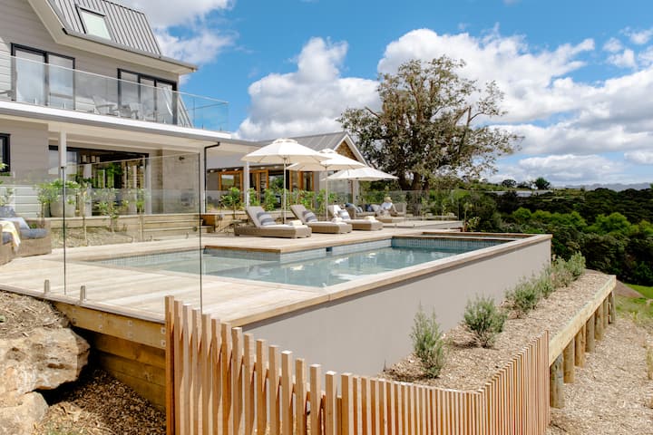 The Farmhouse; Hauraki Views & Tranquil Luxury - Matakana