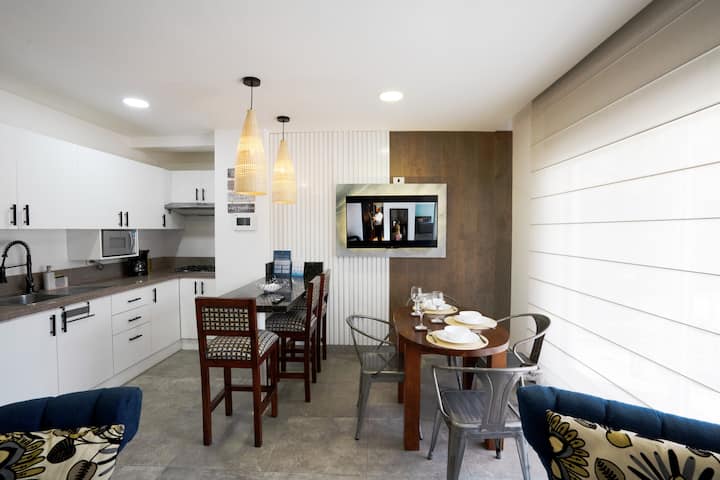 102 - Praga Apts 6 Pax Consulado Usa *Parking* 2b - Guayaquil