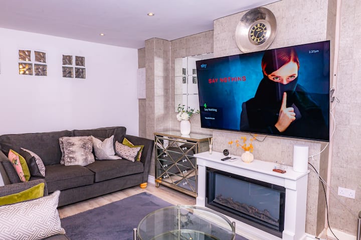 Hearth–centred On Comfort And Family. - Cotswolds