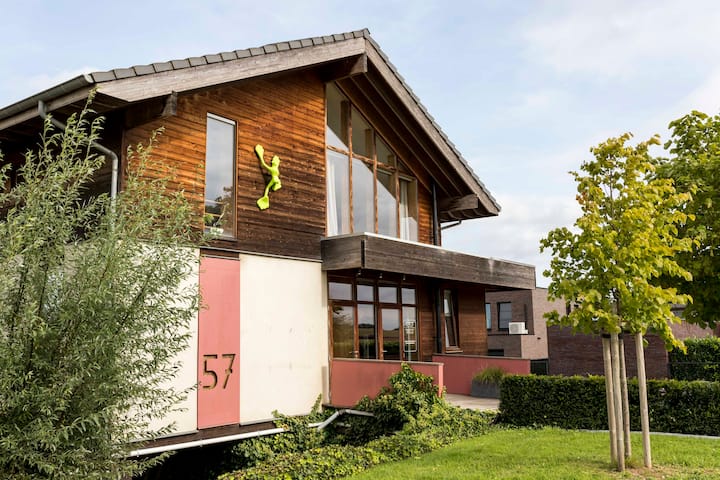 Strawbale Loft | Rooftop Terrace | Books & Toys - Maastricht