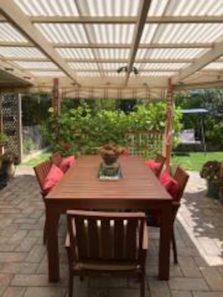 Chez Nous. (English And French Spoken!) - McLaren Vale
