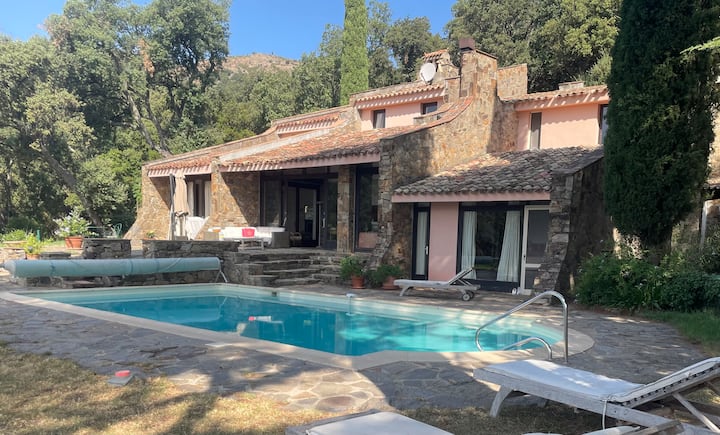 Villa Familiale Dans Les Collines De Saint Tropez. - La Garde-Freinet
