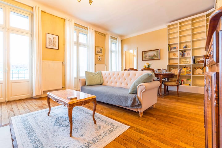 Les Halles Gourmandes – Appartement Vintage & Auth - Hotel ibis Dijon Centre Clemenceau