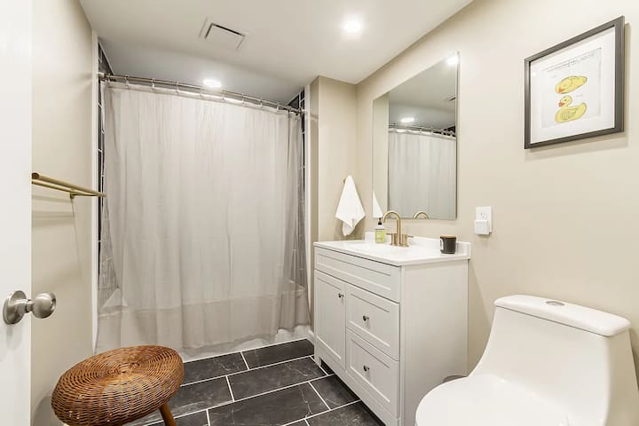 Geräumiges Privathaus in der Nähe von Stadt, Hochschule und See ...