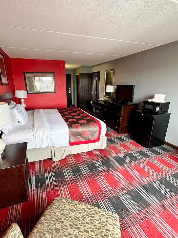 Central Albany Room With Breakfast Next Downtown - Albany, NY