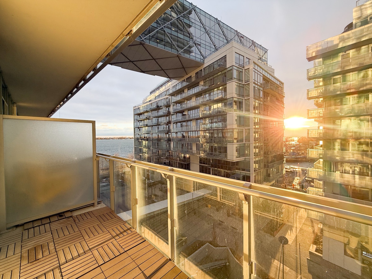 Lake View Private Room | Pool, Spa, Desk, parking - Apartments for Rent ...