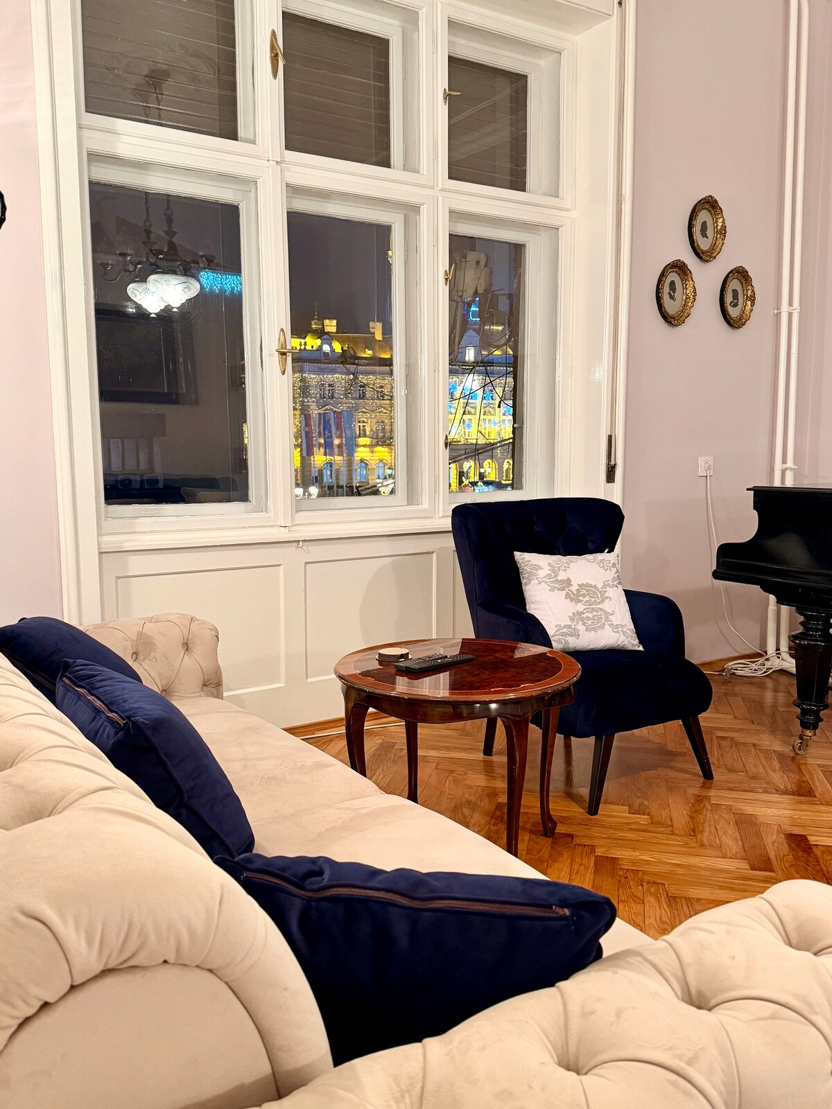 Grande suite historique | Zone piétonne | Vue sur la ville ...