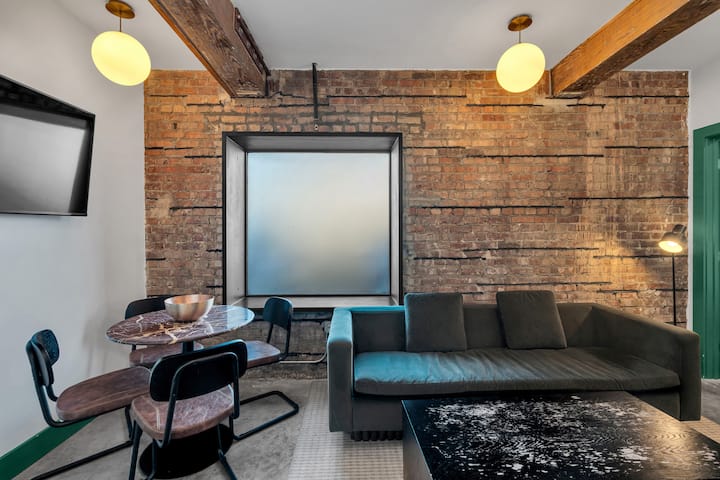 French Quarter, Walk To Bourbon And Canal Streets - New Orleans, LA