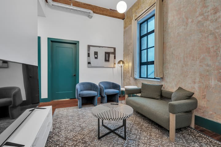 French Quarter, Near Superdome, Bourbon & Canal St - New Orleans, LA