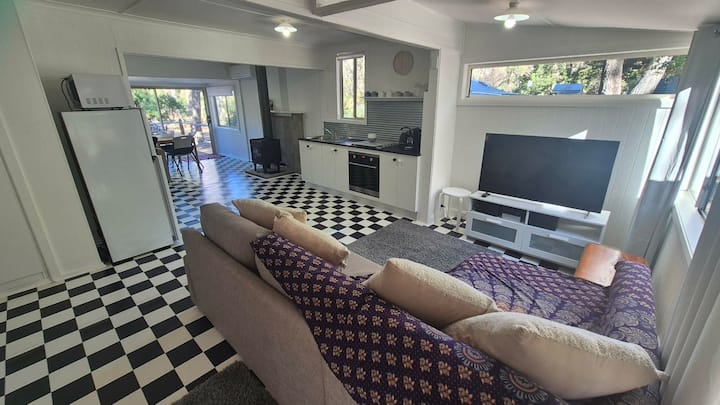 Nellie's 442
Beautiful Cottage
Tranquil Setting - Halls Gap