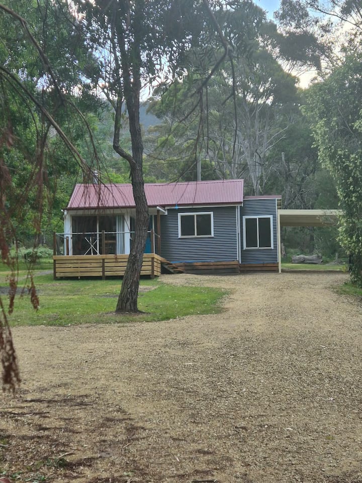Nellie's 442
Beautiful Cottage
Tranquil Setting - Halls Gap