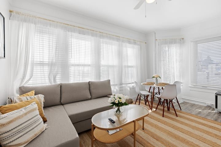 Relaxed Boho Living | Steps From Venice Beach - Santa Monica, CA