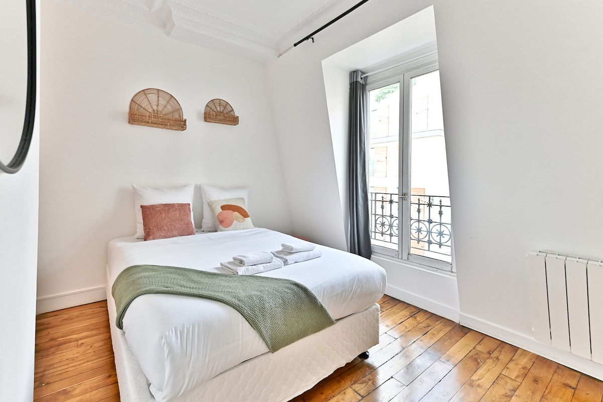 Beautiful Pink Apartment Paris 14th - III - Flats for Rent in Paris ...