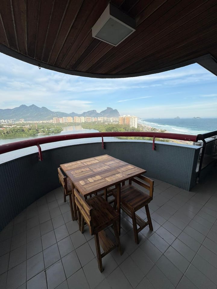 Vista Praia E Lagoa
Apto Frente Mar Na Barra - Rio De Janeiro