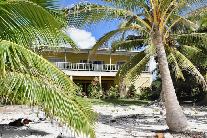 Marino - on the sunset beach - Houses for Rent in Matavera District ...