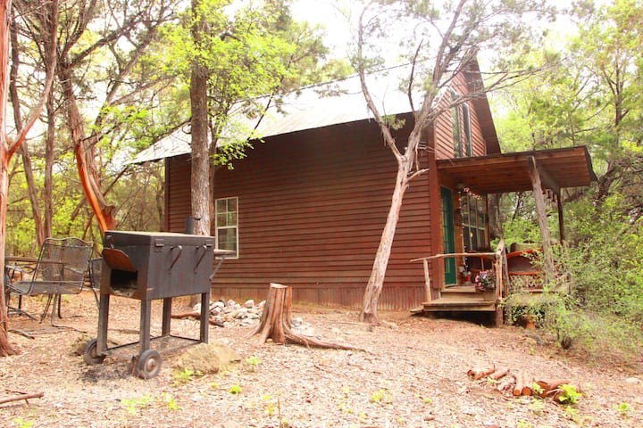 The Firehouse Cabin - Marble Falls, TX