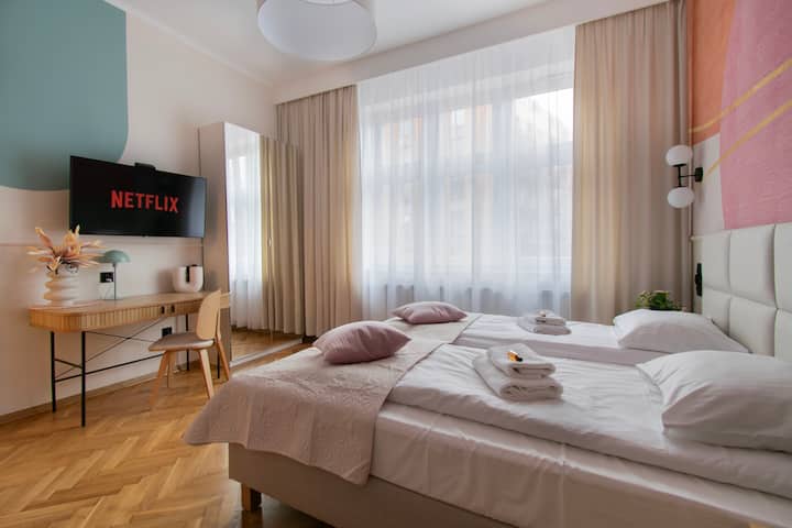 Fancy 8 Bedrooms In The Heart Of The City/ 20prs - Cracóvia