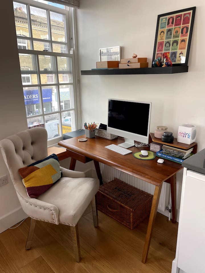 Modern & Bright Flat In Kingston - 特威克納姆
