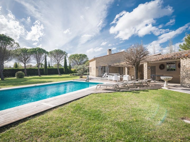 Villa Avec Piscine à Gordes, En Provence. - Gordes