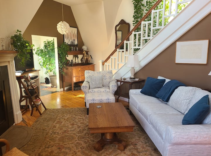 Lovely Sag Harbor Home Bedroom With Private Bath - Sag Harbor, NY