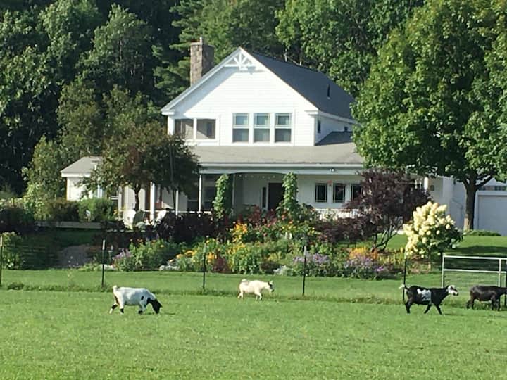 Scatter Good Farm Apartment - Brunswick, ME
