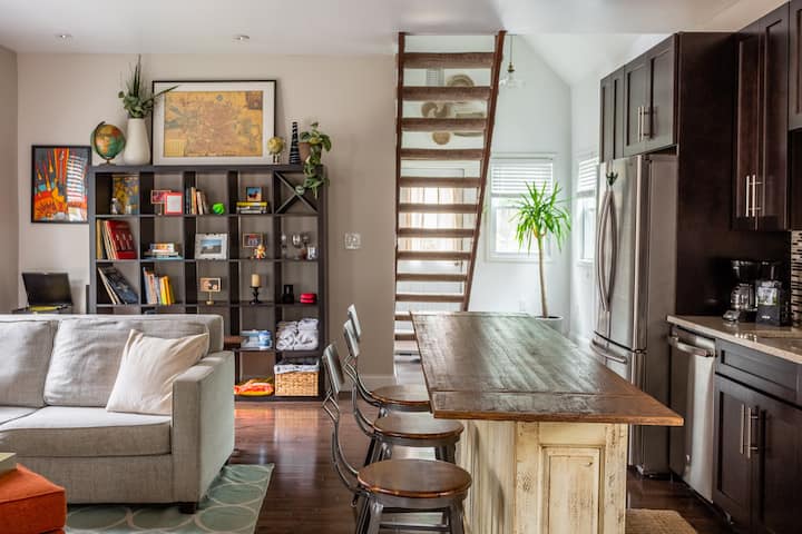 The Bell Bungalow - Trendy/convenient Location - Kansas City, KS