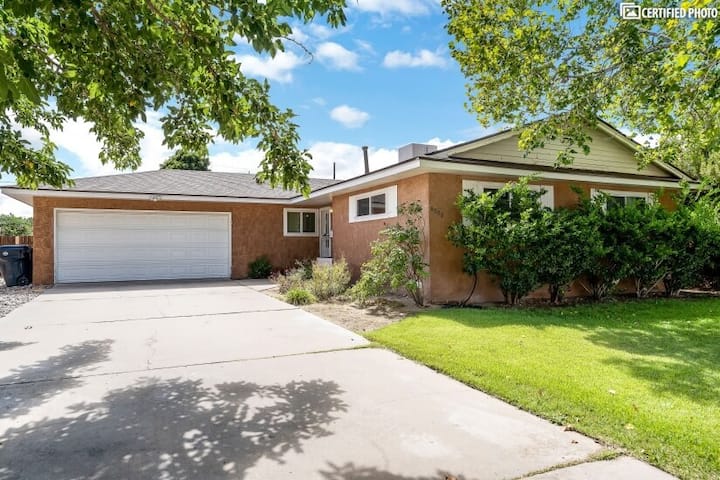 Remodeled Home With Backyard Oasis & Mountain View - Albuquerque, NM