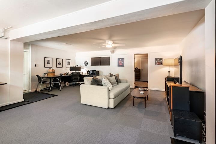 Private Suite W/ Entrance | 10 Min To Red Rocks - Lakewood, CO