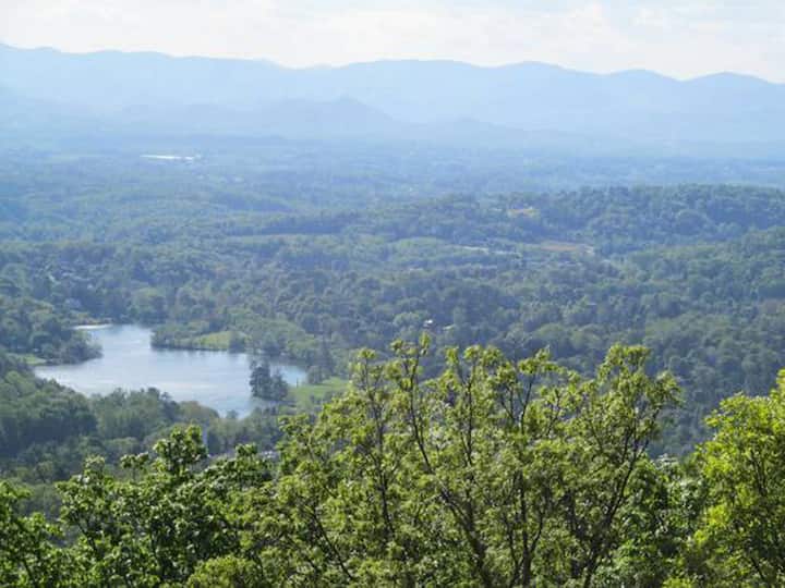 Clouding Around - Asheville’s Panoramic View - 애슈빌