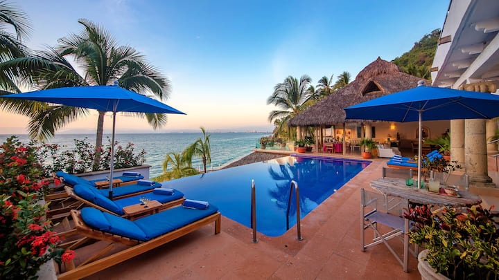 Luxury Beachfront Villa & Staff (9 Bdr, Sleeps 18) - Conchas Chinas