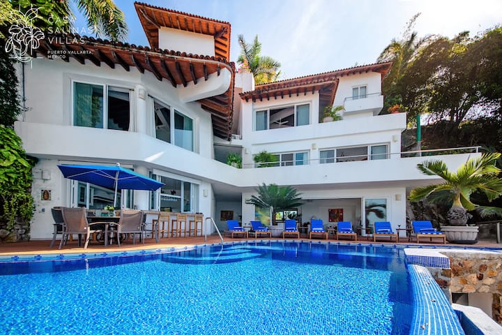 Luxury Beach Front Villa & Staff (6 Bd, Sleeps 12) - Conchas Chinas