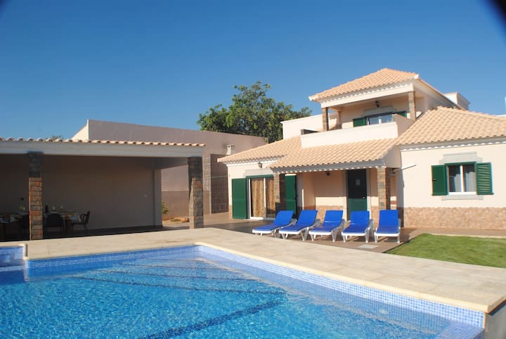 Casa Maryline-with Private Pool - Olhão