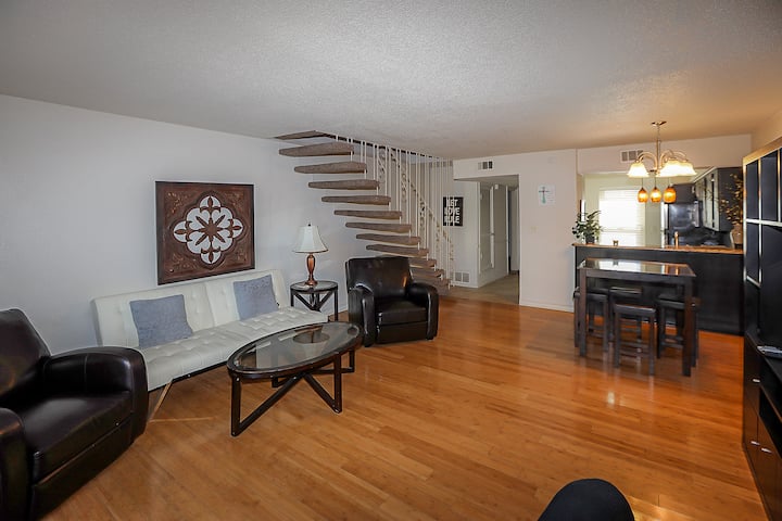 Contemporary Two Bedroom Condo - Amarillo, TX