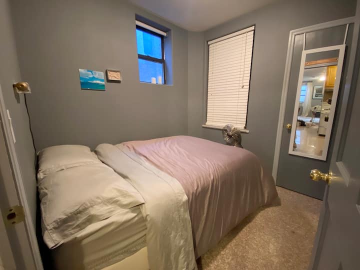 Cozy Artsy Little Italy Apt! - New York