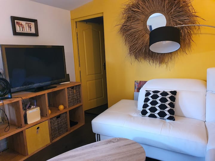 Agréable Dépendance 40m2 Dans Quartier Calme - ibis budget Pontault Combault RN4 Marne La Vallée