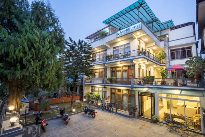 Karma Tara Residency - Ama Dablam Suite - Kathmandu