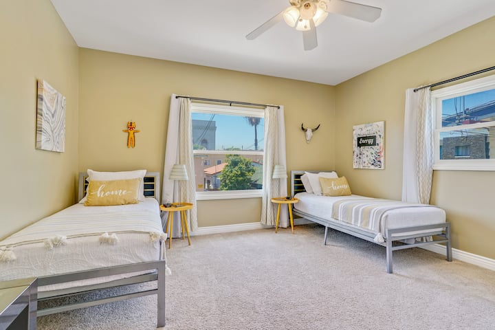 Cozy Room, Prv Bath , 1-car Parking, Downtown Lb - Long Beach, CA