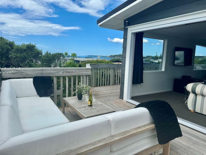 Spacious Home Sleeps 15 People In 3 Separate Areas - Matakana