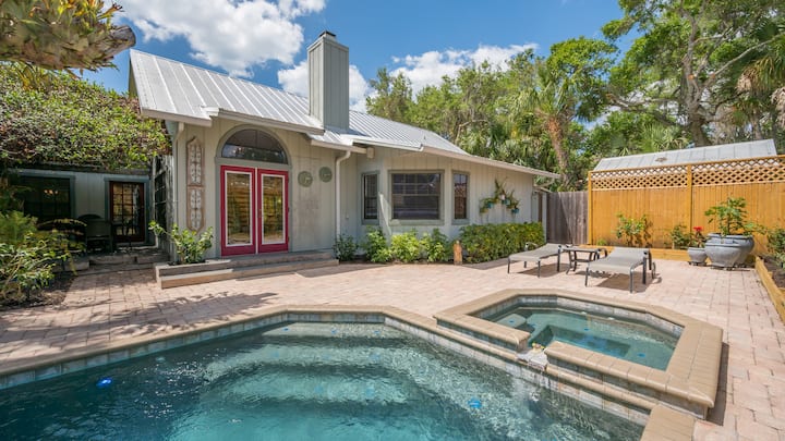 La Casita ~ Charming Pool Cottage ~ Tropical Oasis - 새러소타