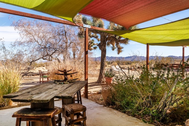 Peaceful Artist Retreat • Amazing Views • Firepit - Joshua Tree, CA