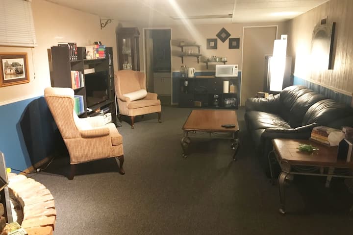 The Lower Deck - Two Bedroom Suite - Simcoe