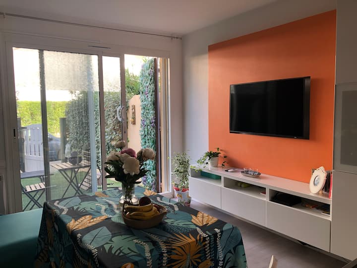 A Lovely 1 Bedroom Apt, 5 Mins The Beach And Shops - Saint-Clair