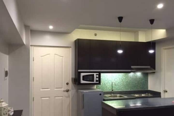 1 Br Condo Avida San Lorenzo Makati - Makati