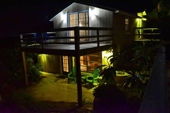 Charming Waterfront Guest House. - Jensen Beach, FL