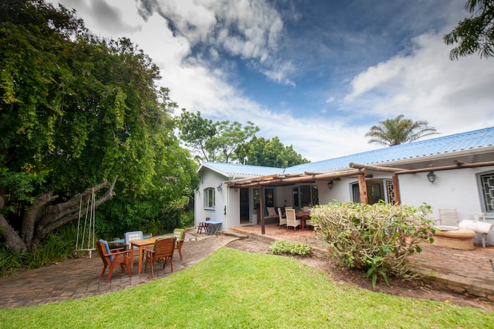 Tumbleweeds  By Lagoon  &  Beach Sleeps 6 - Plettenberg Bay