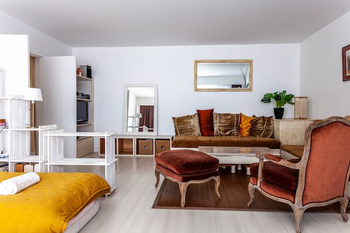 Spacious Apartment With Balcony, Eiffel Tower View - Paris 20e Arrondissement