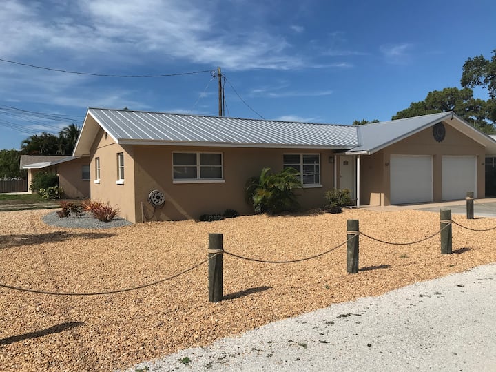 Shore Acres -  Less Than A Mile From The Beach - Venice, FL