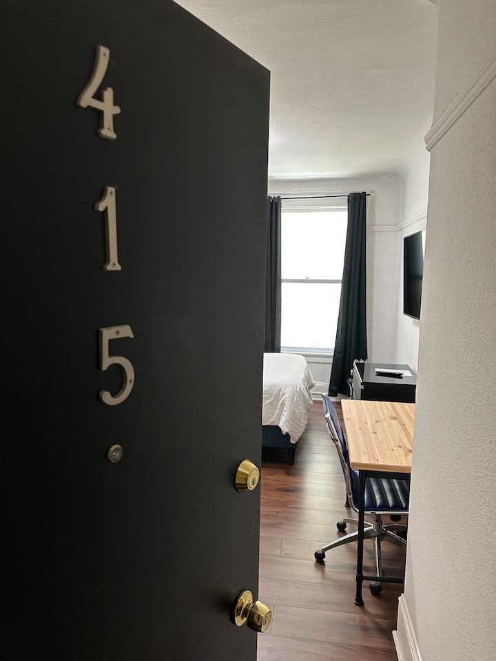 Affordable Comfort In A Top Location | Room 415 - San Francisco, CA